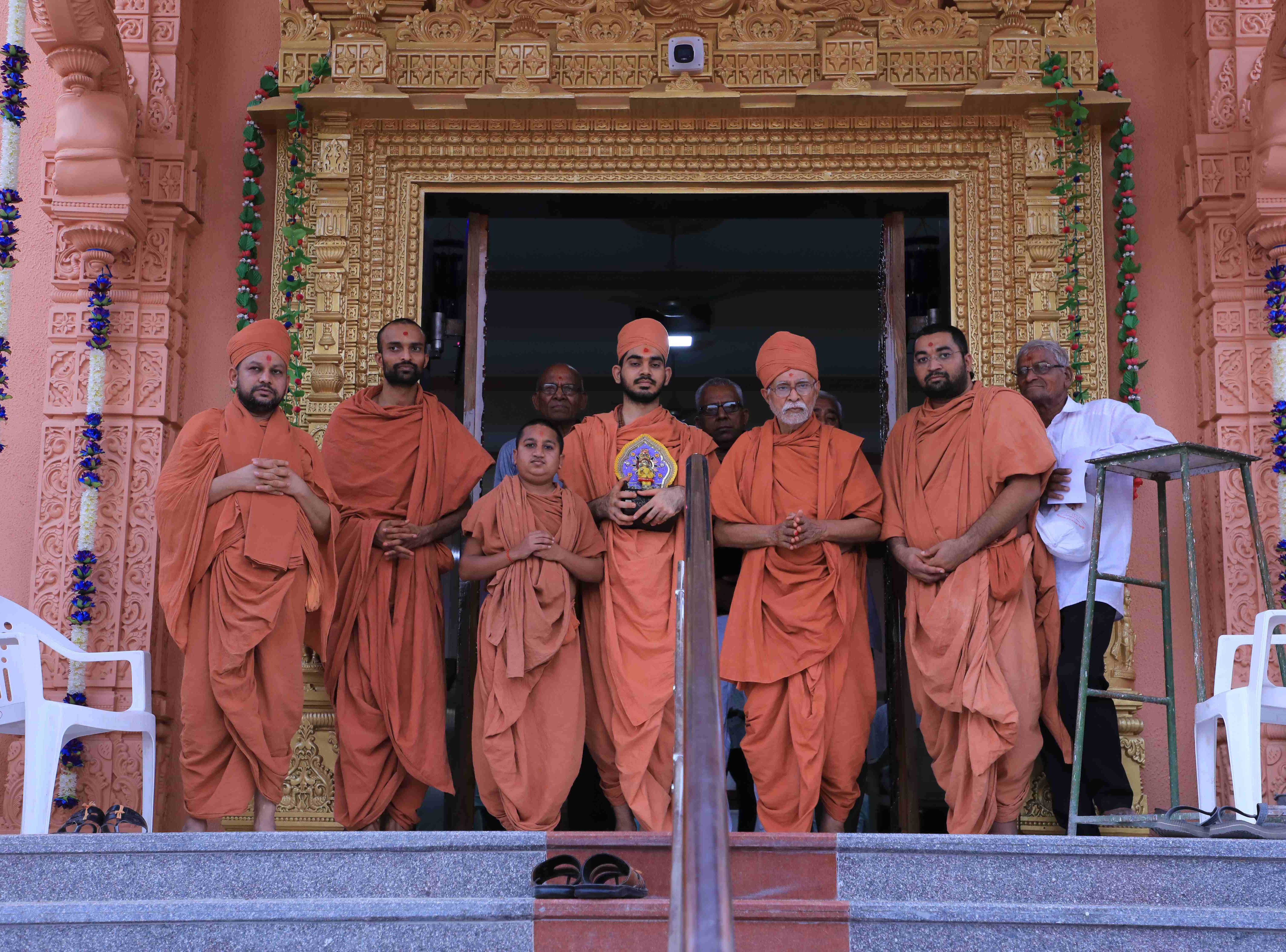 Murti Pratishtha of Swaminarayan Mandir Aroda | Swaminarayan Gurukul ...