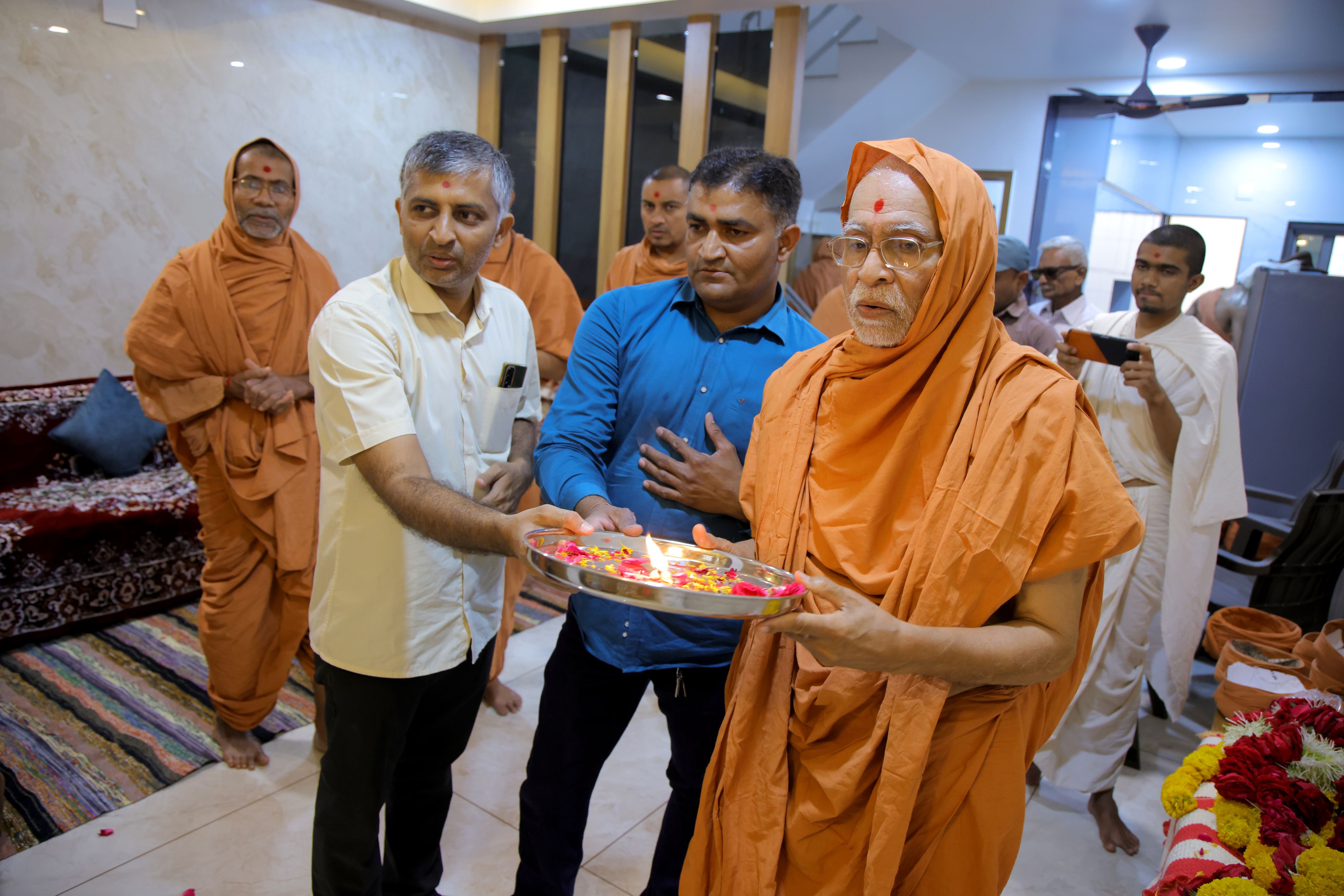 Rajkot Gurukul - Thakorji's thal and Padhramani of HH Gurumaharaj at ...