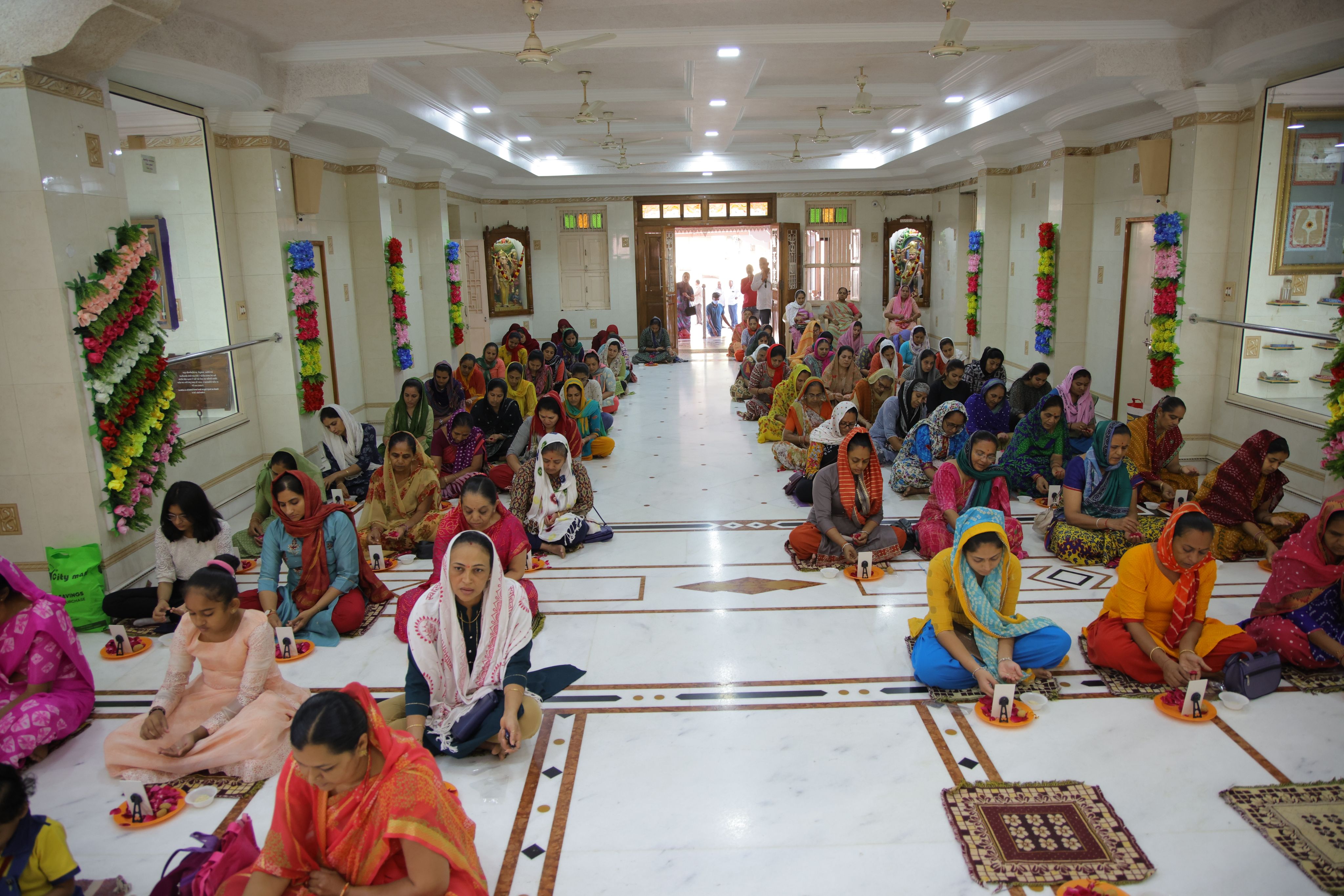 Rajkot Gurukul - Parnavidhi to the devotees doing penance in Brahma ...