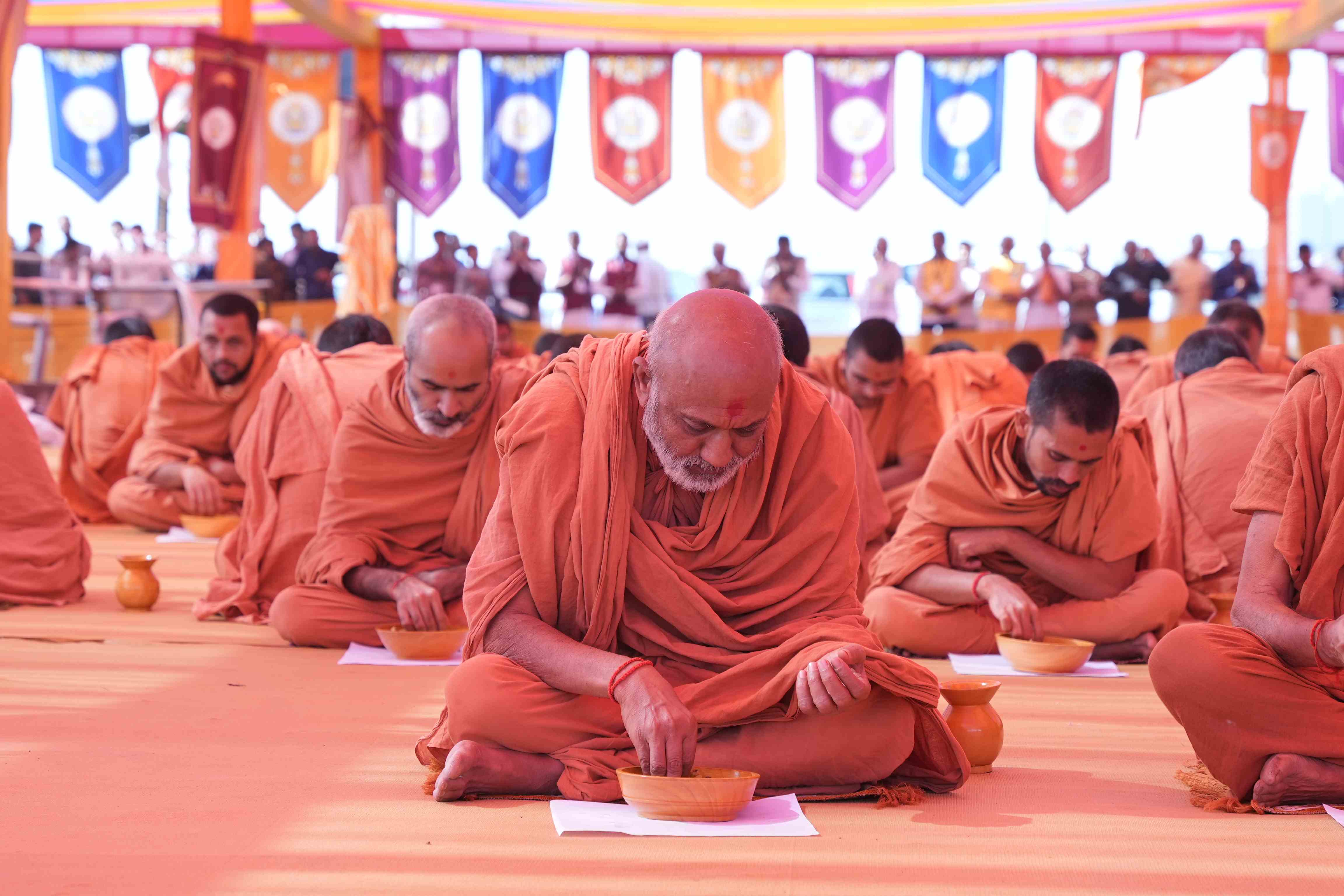 Sant Bhojan Pankti Darshan - Amrut Mahotsav | Swaminarayan Gurukul ...