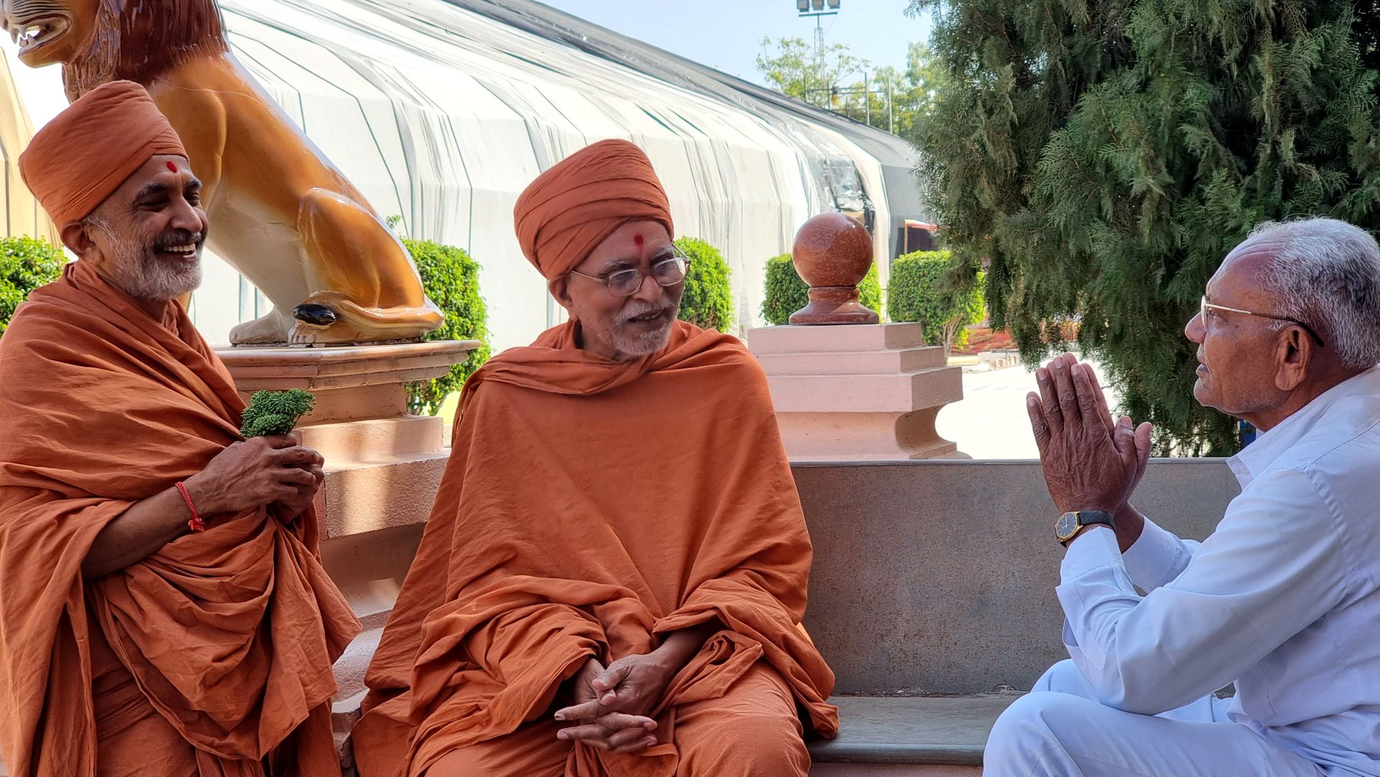 Rajkot Gurukul - Pu.Gurumaharaj Visited Taravada Gurukul