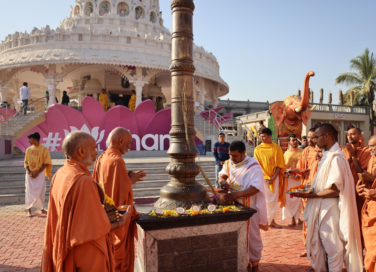 Australia Branch - Kalash Mandir Inauguration by Pujya Mahant Swami at ...