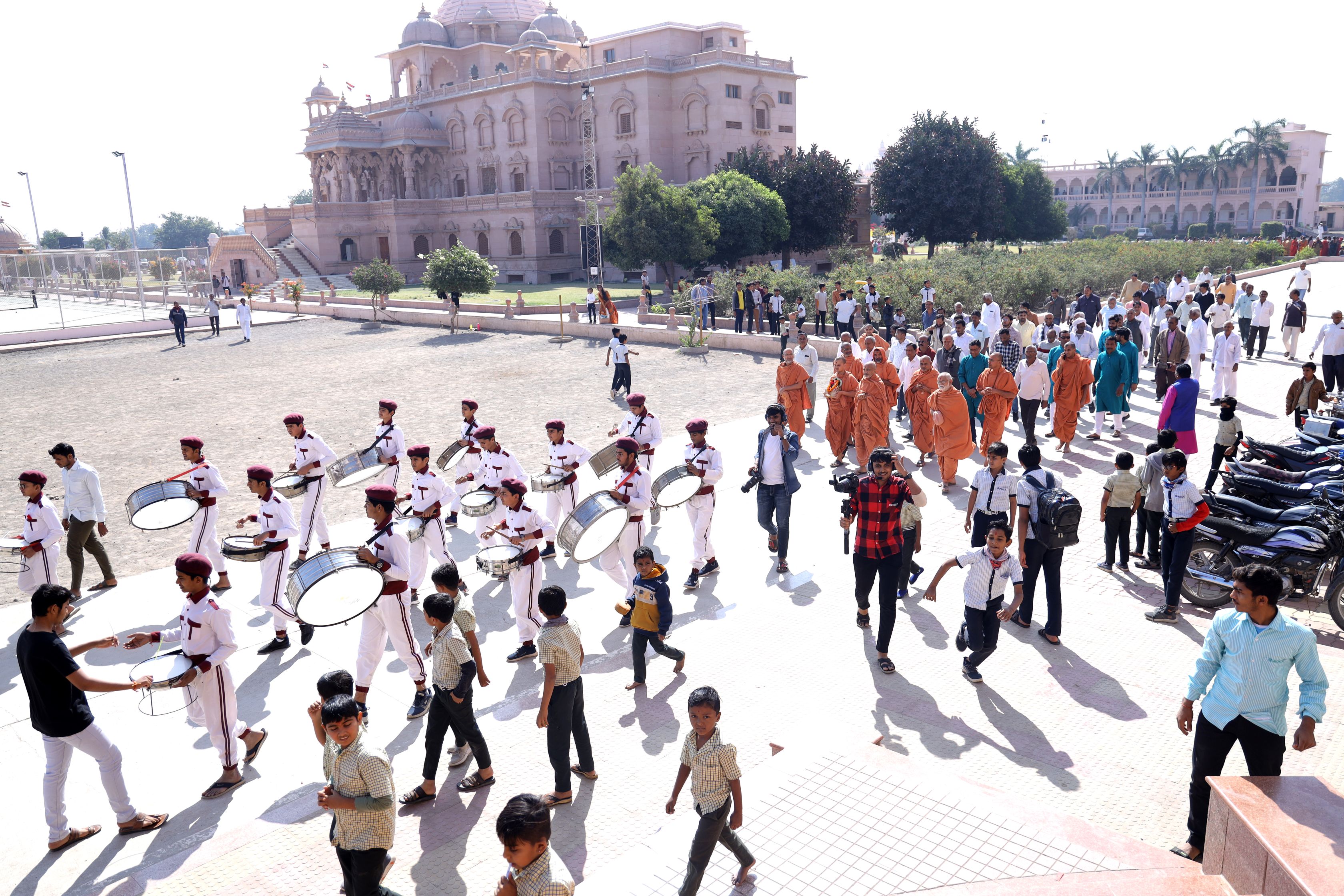 Rajkot Gurukul - Shrimad Bhagwat Kathaparayan organized by Lakhani ...
