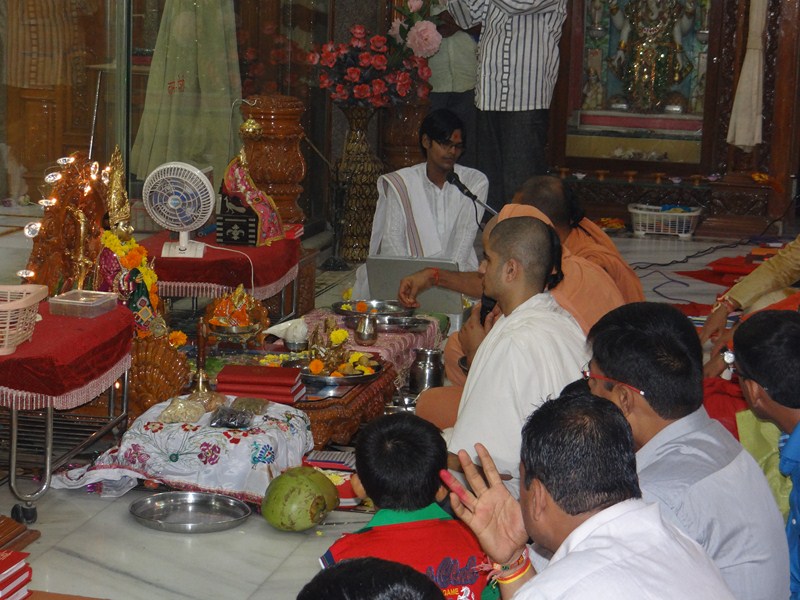 Chopada Poojan: Vashi (Mumbai) Gurukul | Swaminarayan Gurukul Rajkot ...