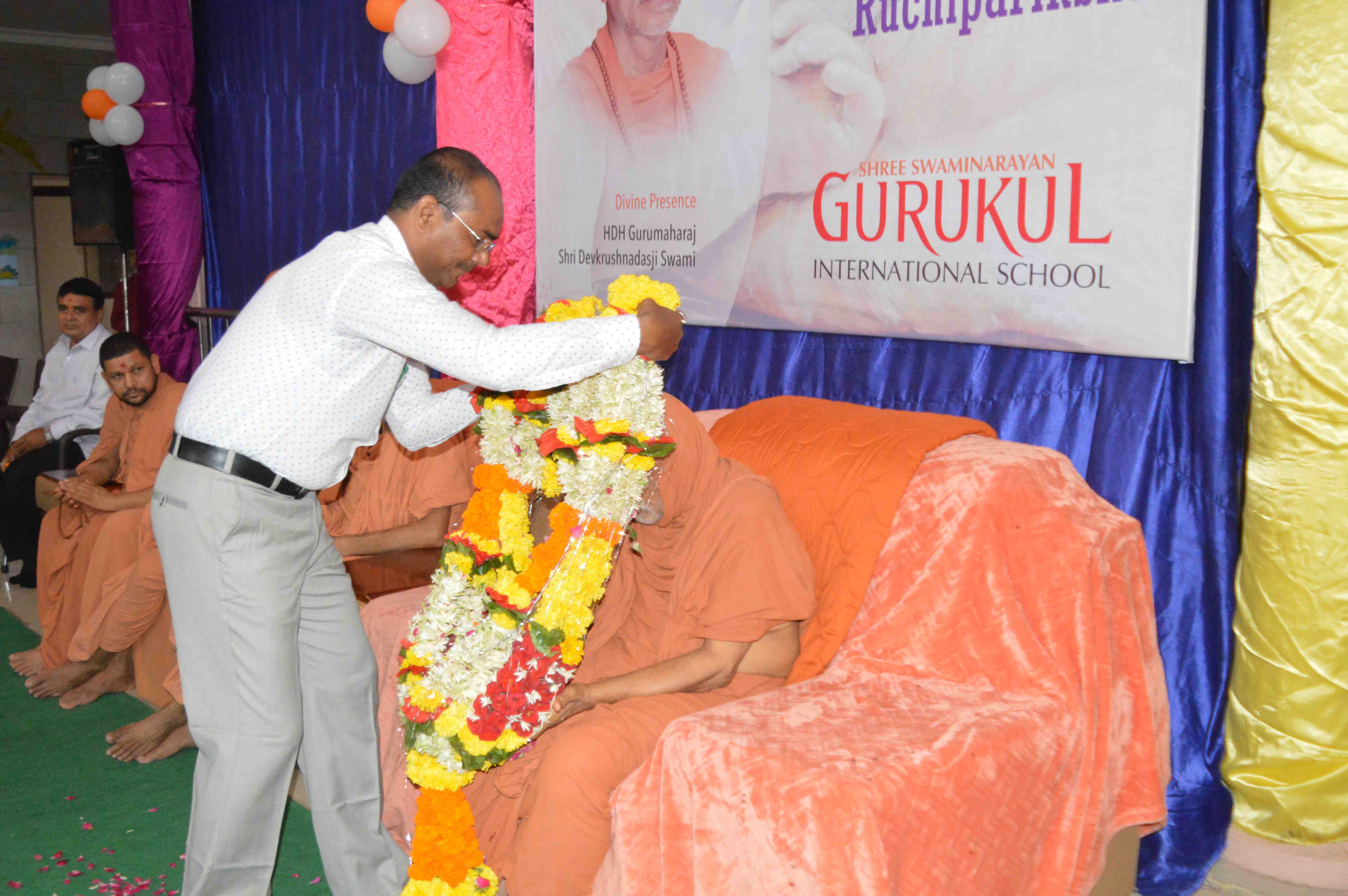 SGIS Solapur Gurukul Visit by Gurumaharaj | Swaminarayan Gurukul Rajkot ...