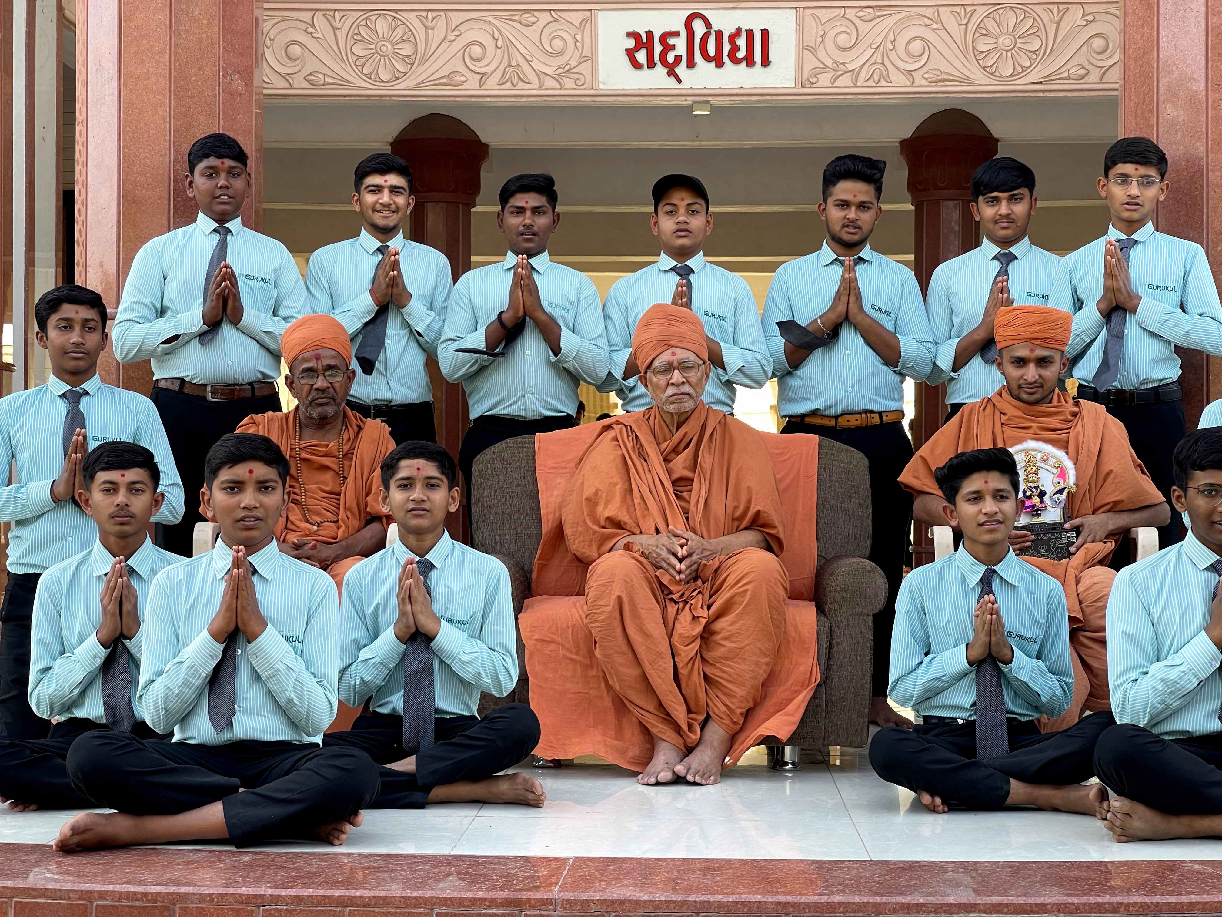 HH Gurumaharaj visits Bhayavadar Gurukul | Swaminarayan Gurukul Rajkot ...