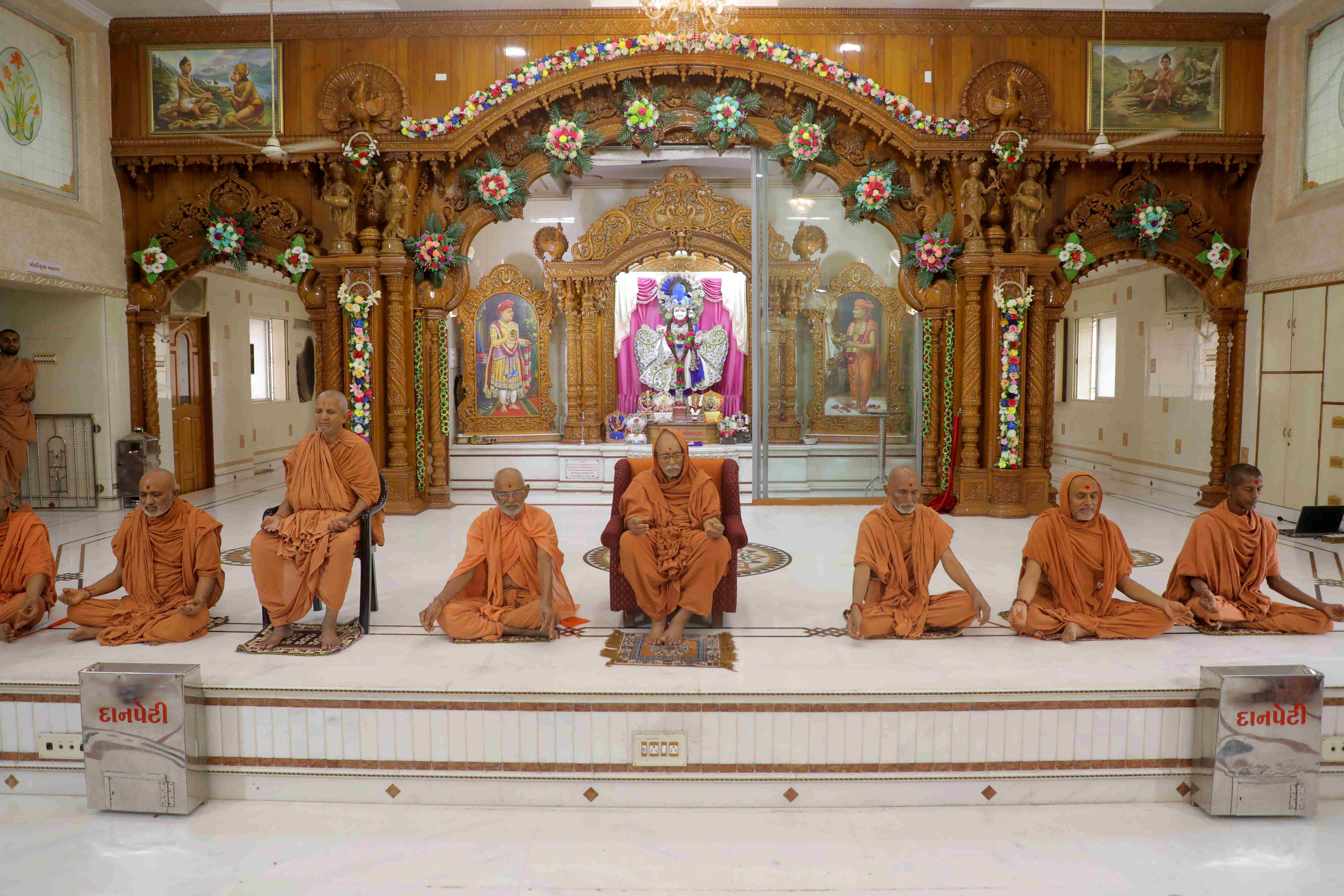 Janmangal Anushthan of 75 Lakh Paath started by Santo on the Occasion ...