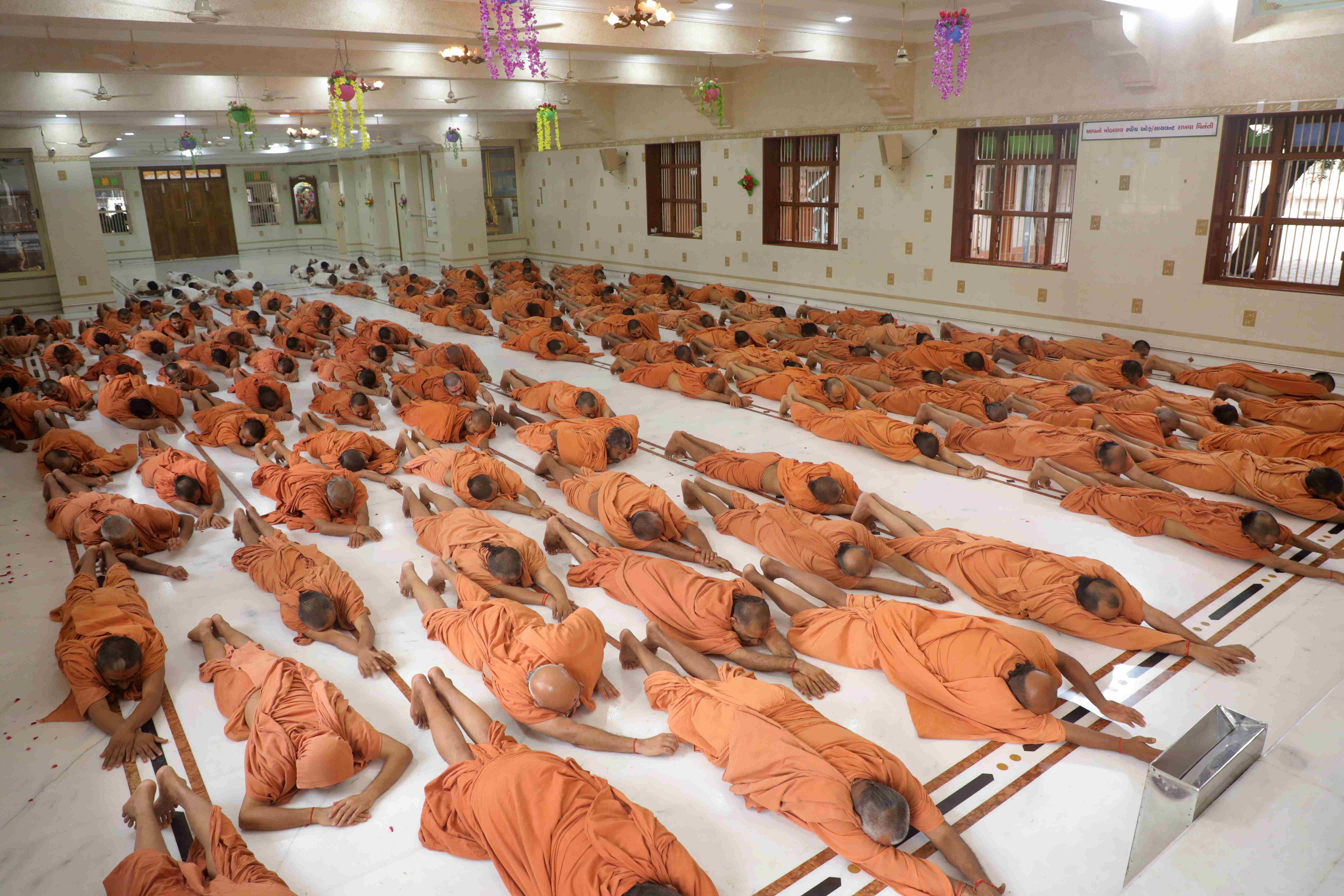 Janmangal Anushthan of 75 Lakh Paath started by Santo on the Occasion ...