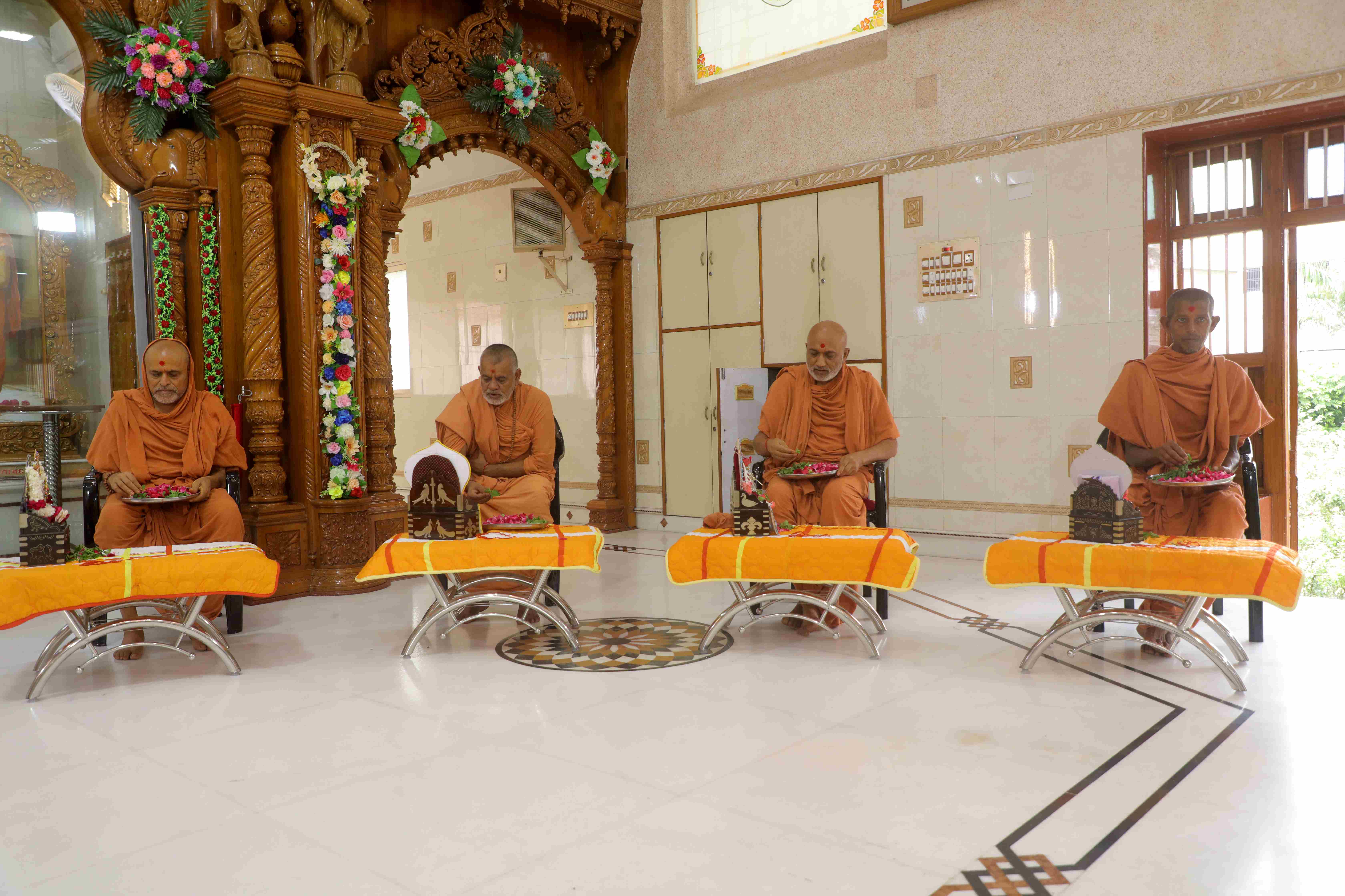 Janmangal Anushthan of 75 Lakh Paath started by Santo on the Occasion ...