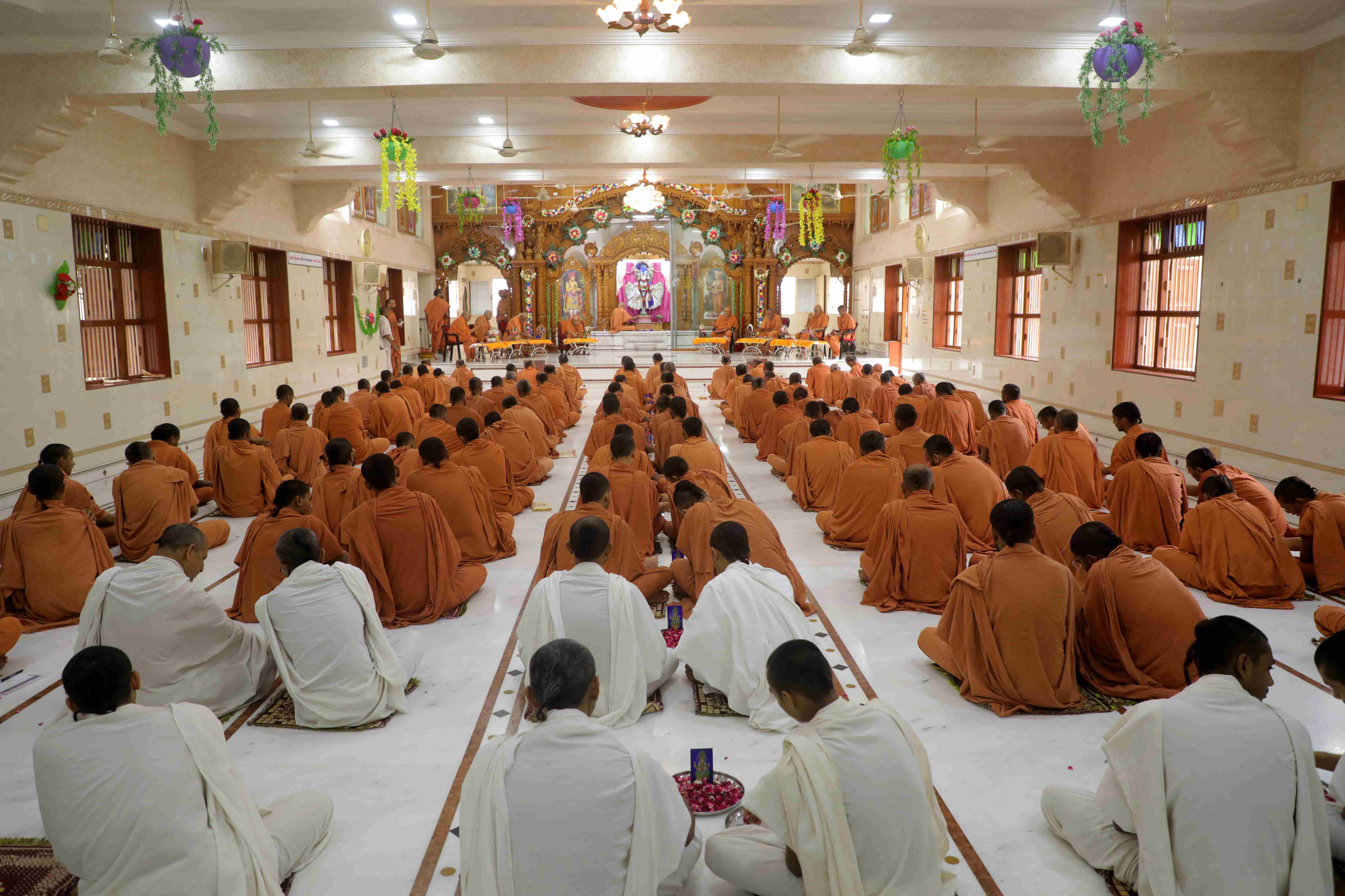 Janmangal Anushthan of 75 Lakh Paath started by Santo on the Occasion ...