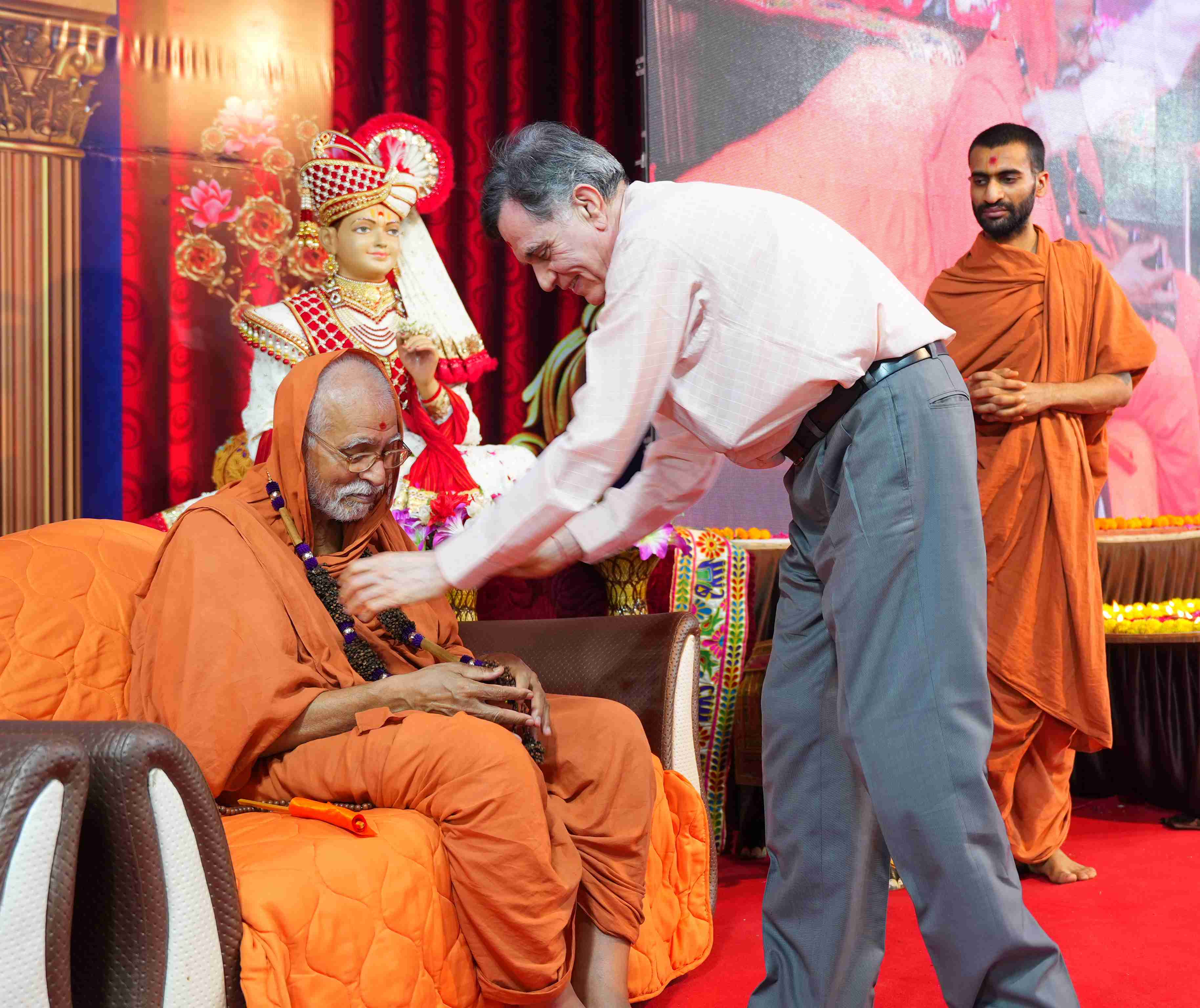Maha Sammelan for Amrut Mahotsav at Vashi Mumbai Gurukul | Swaminarayan ...