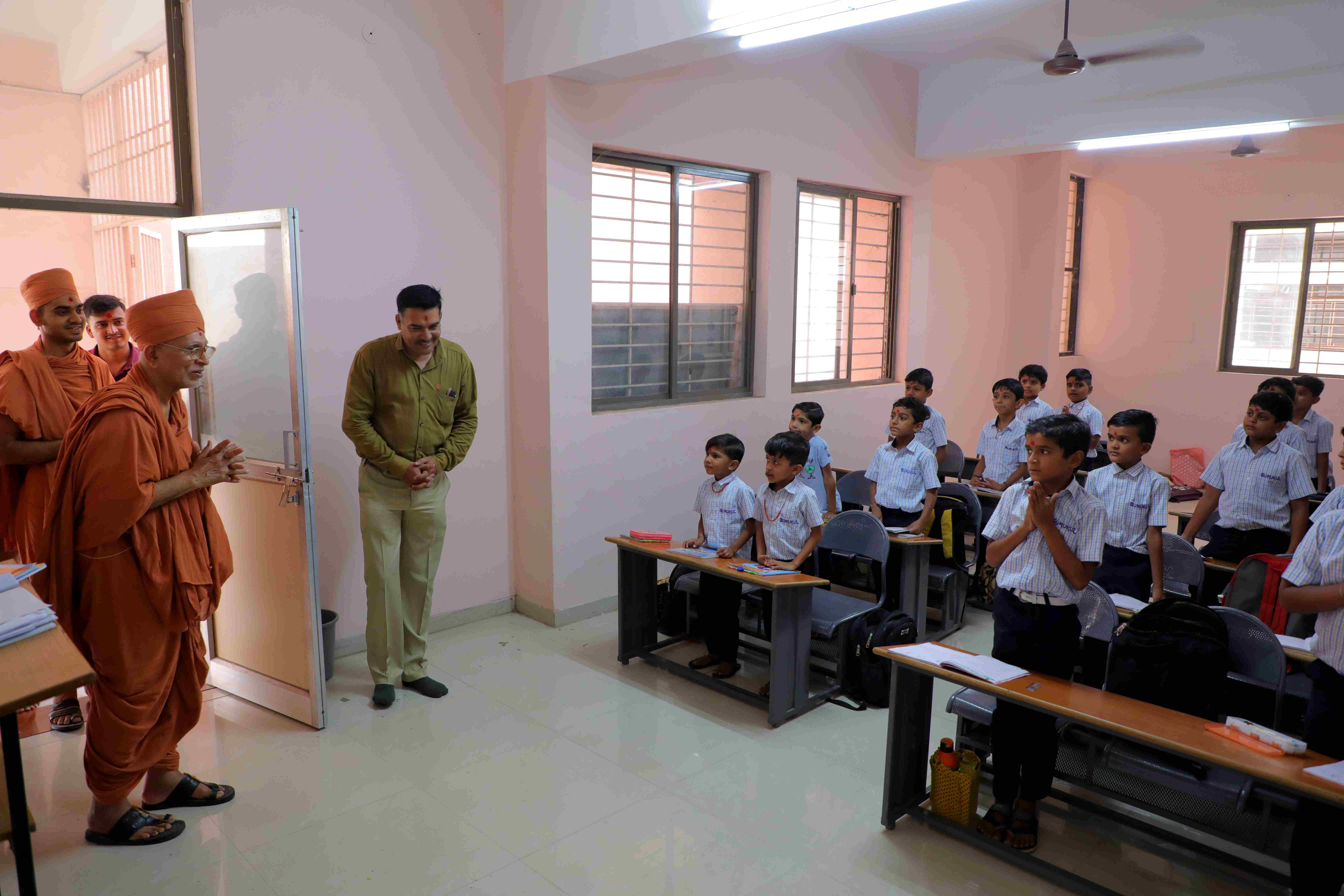 Pu. Gurumaharaj Visits at Tramba Gurukul | Swaminarayan Gurukul Rajkot ...