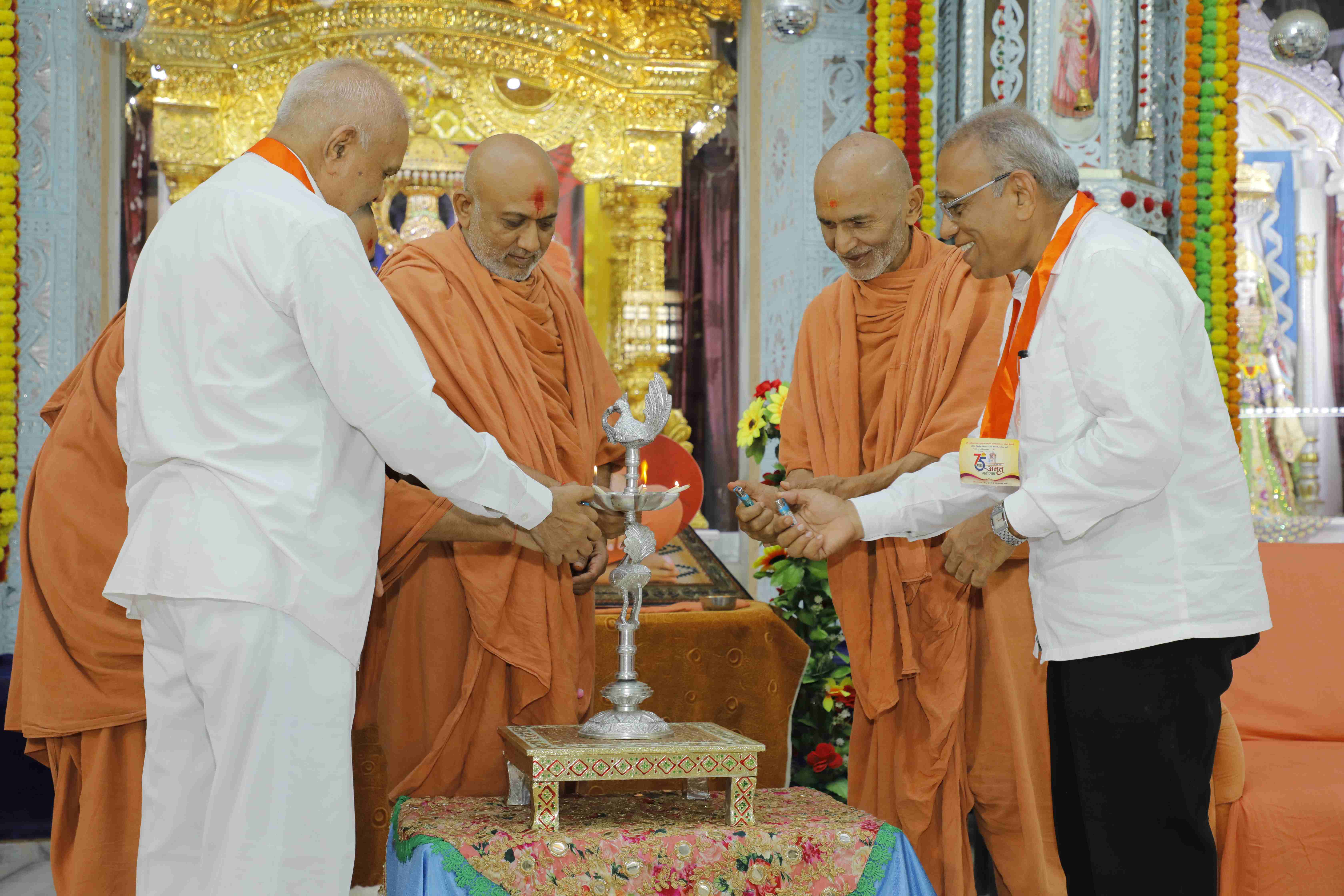 Vadil Vrund Karyakram for Amrut Mahotsav at Surat Gurukul ...