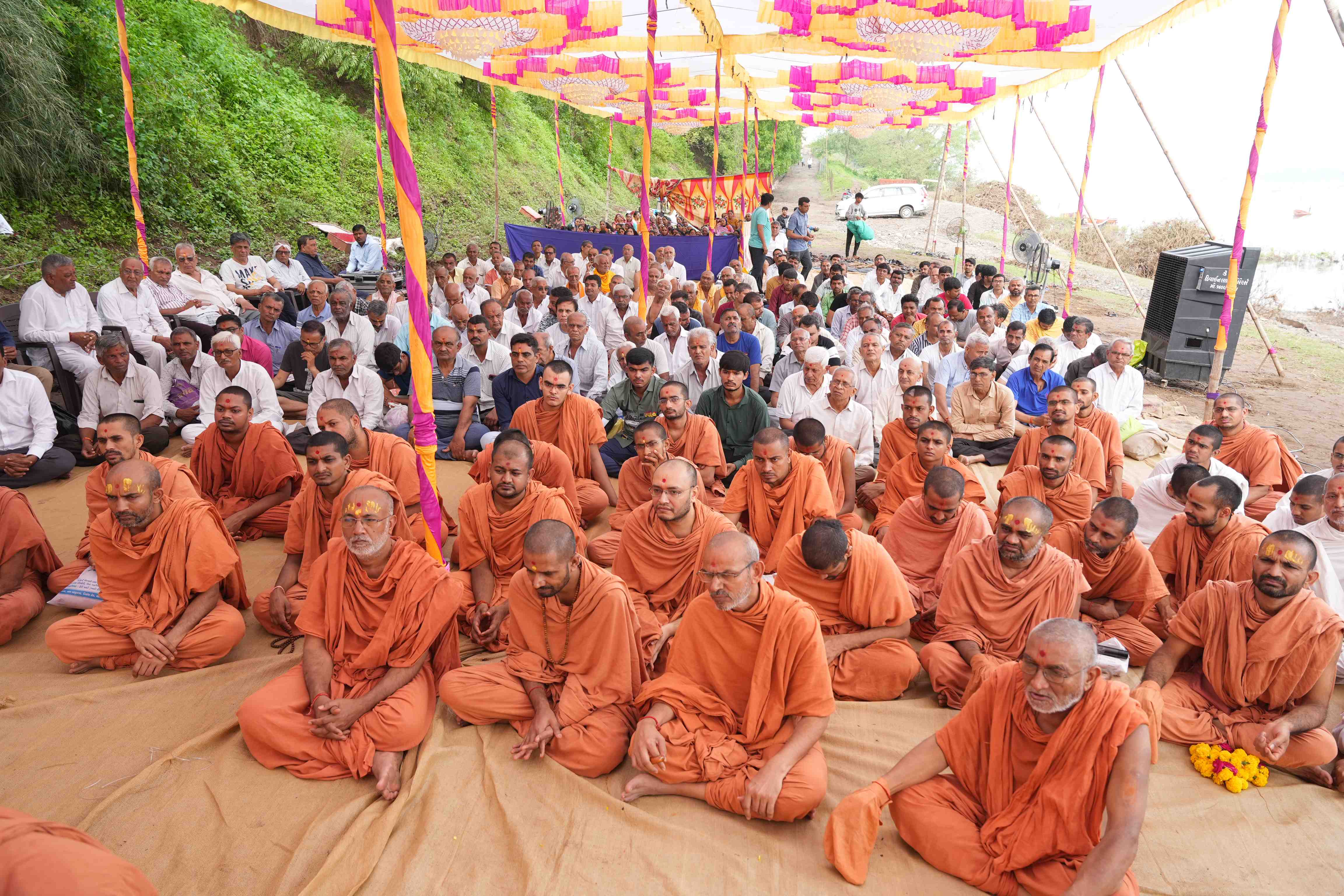 Pu. Laxminarayandasji Swami Asthi Visarjan at Triveni Sangam, Narmada ...